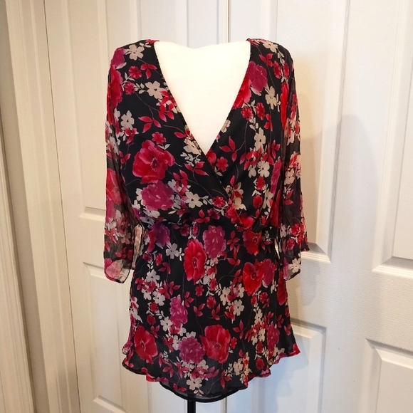 Avenue | Tops | Avenue Floral Silk Crossover Blouse Size 82 | Poshmark